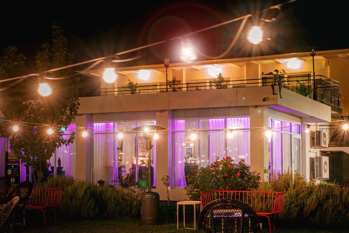 Oriana Retro Hotel & Resort Rises Again